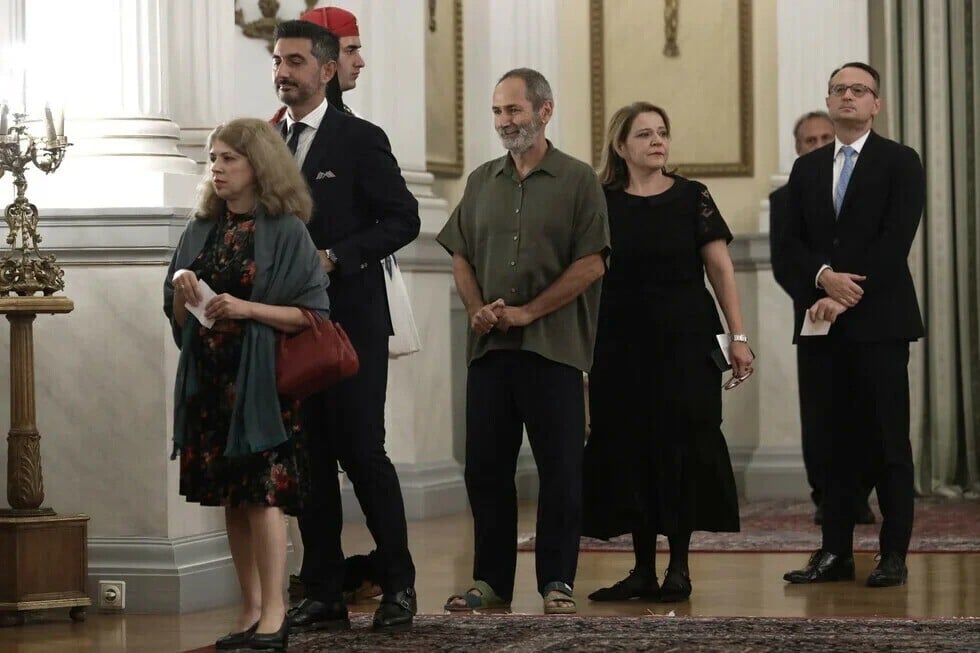 Ο κύριος Coco-Μat και το ξενοδοχείο που εμποδίζει τη θέα στην Ακρόπολη | LiFO